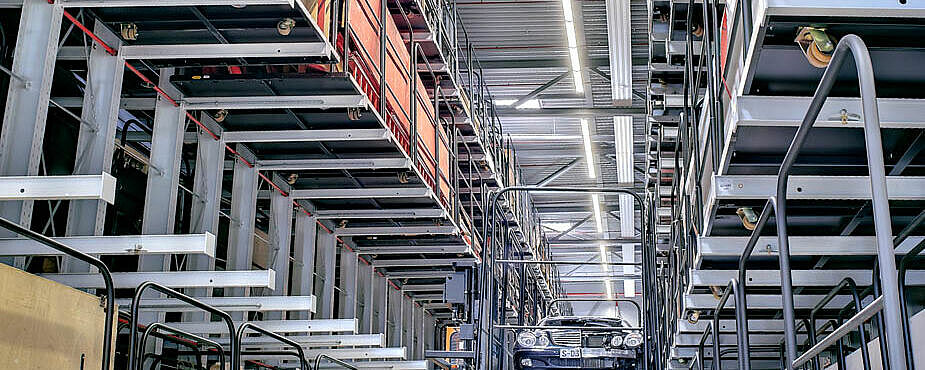 Mobile cantilever racking | dynamic racking | OHRA UK