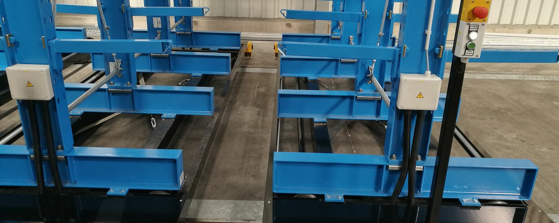 Mobile cantilever racking | dynamic racking | OHRA UK