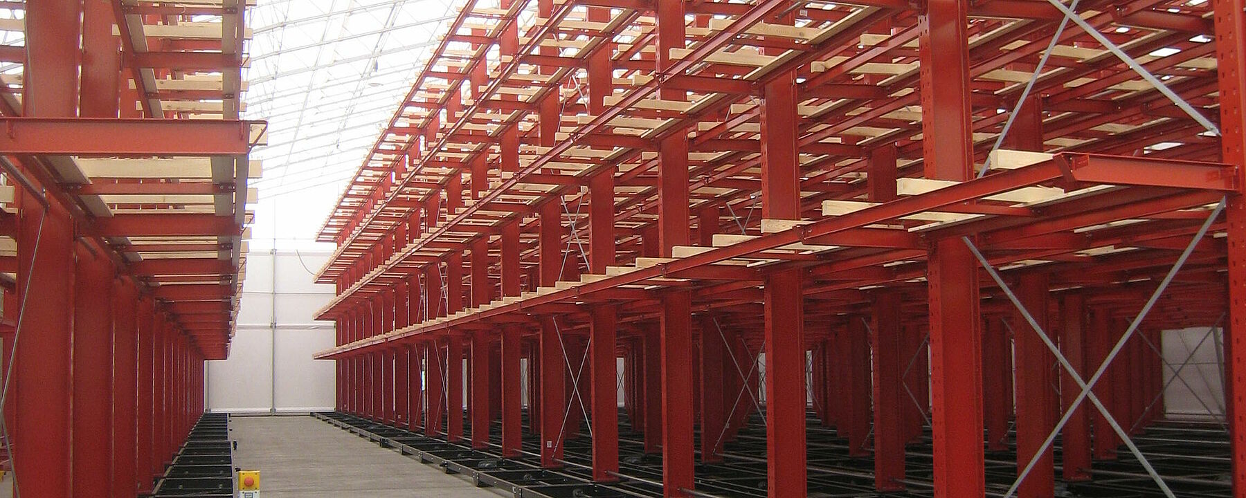 Mobile cantilever racking | dynamic racking | OHRA UK