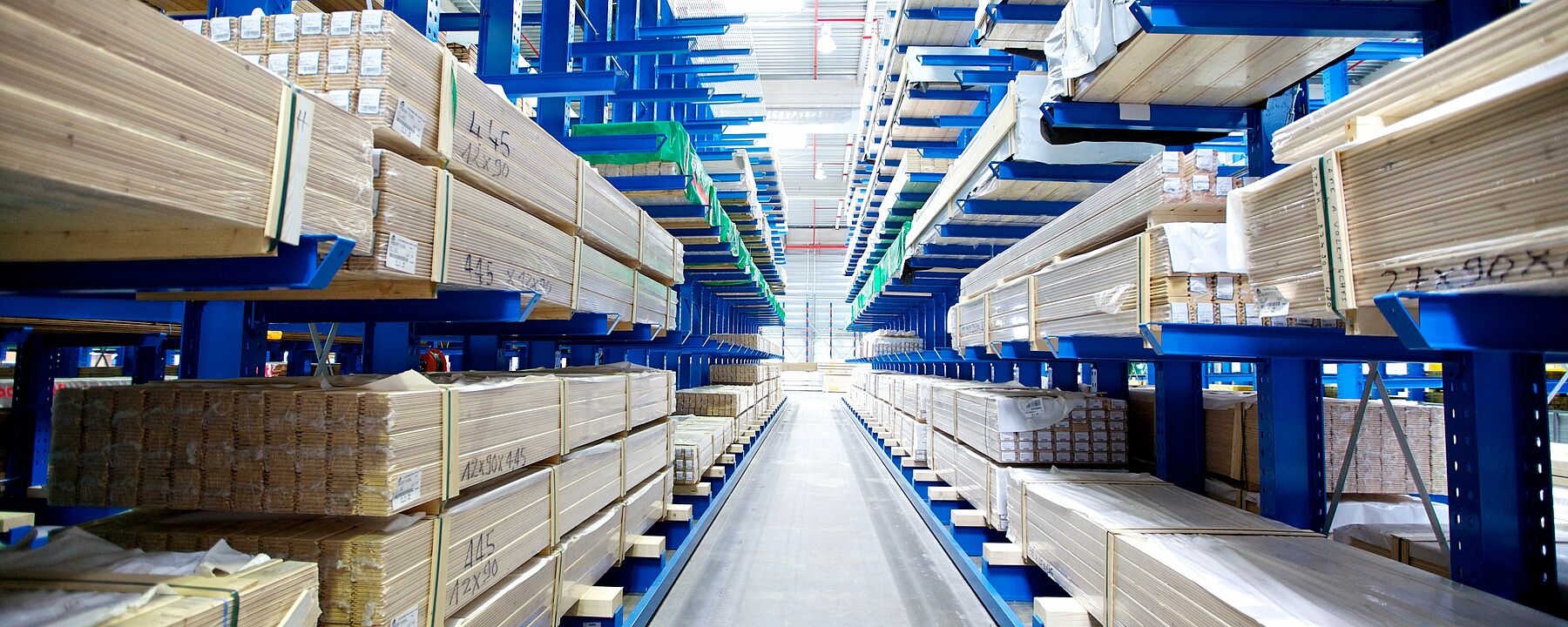 Cantilever racking | narrow aisles warehouses | OHRA UK
