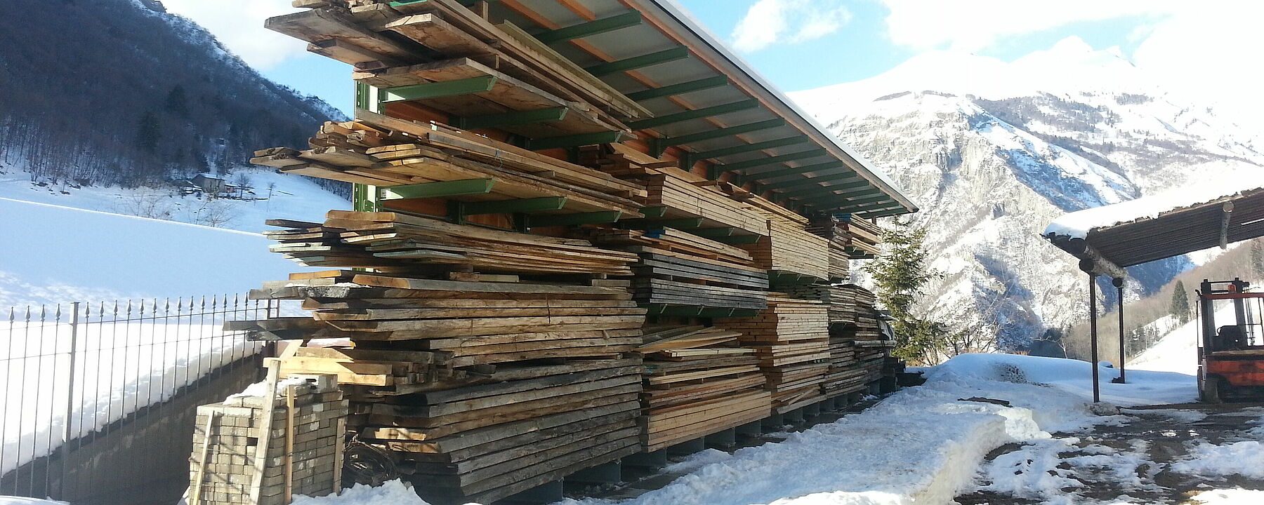 Yard racking | cantilever racking with roof | OHRA UK