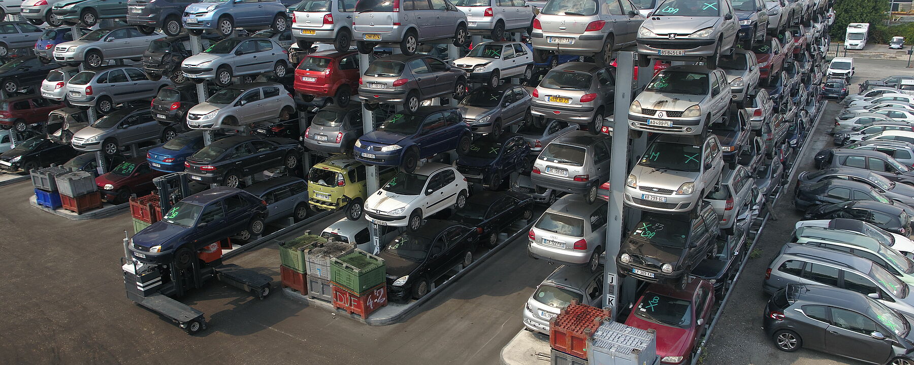 Yard racking | cantilever racking with roof | OHRA UK